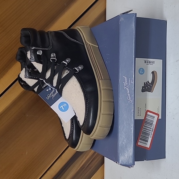 Universal Thread | Shoes | New Universal Thread Black Memory Foam ...